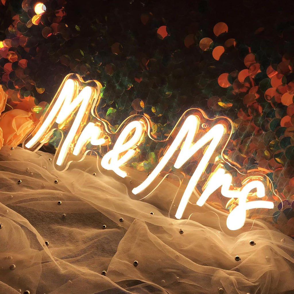 Mr&Mrs LED Neon Sign, New but scruffy box, tested – Netmarket